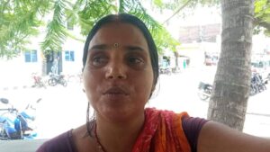 एक महिलाको दुई लाख रुपैयाँ लुटेर दुई लुटेरा फरार - Khojvani